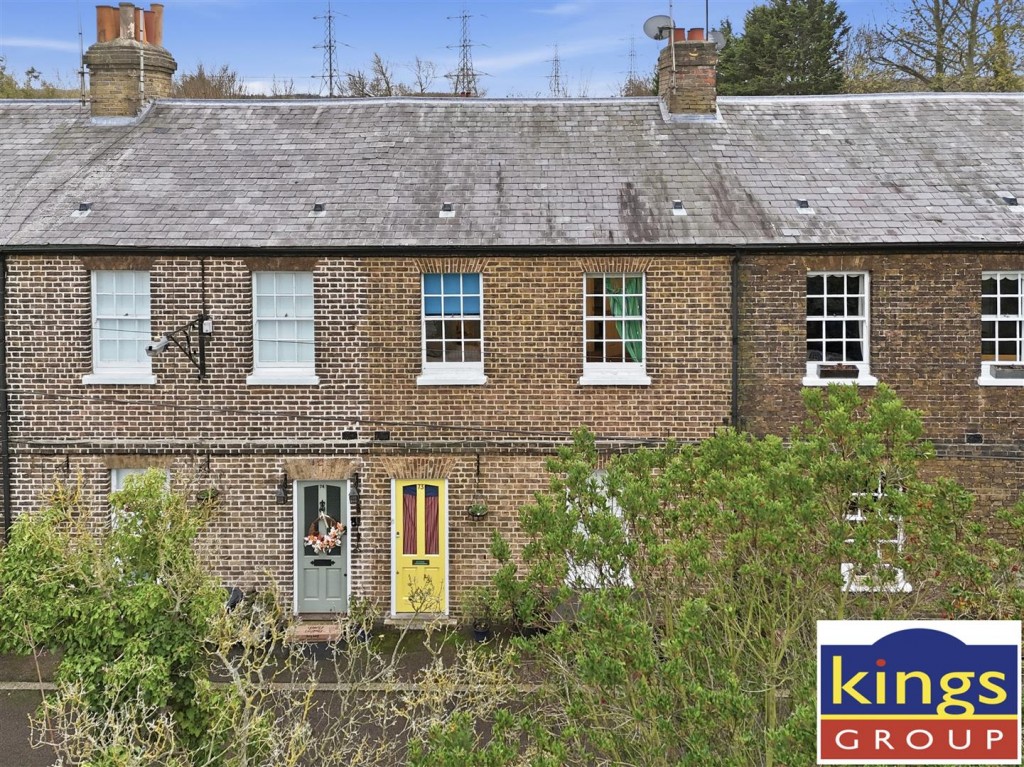 Government Row, Enfield, 2 bedroom, House